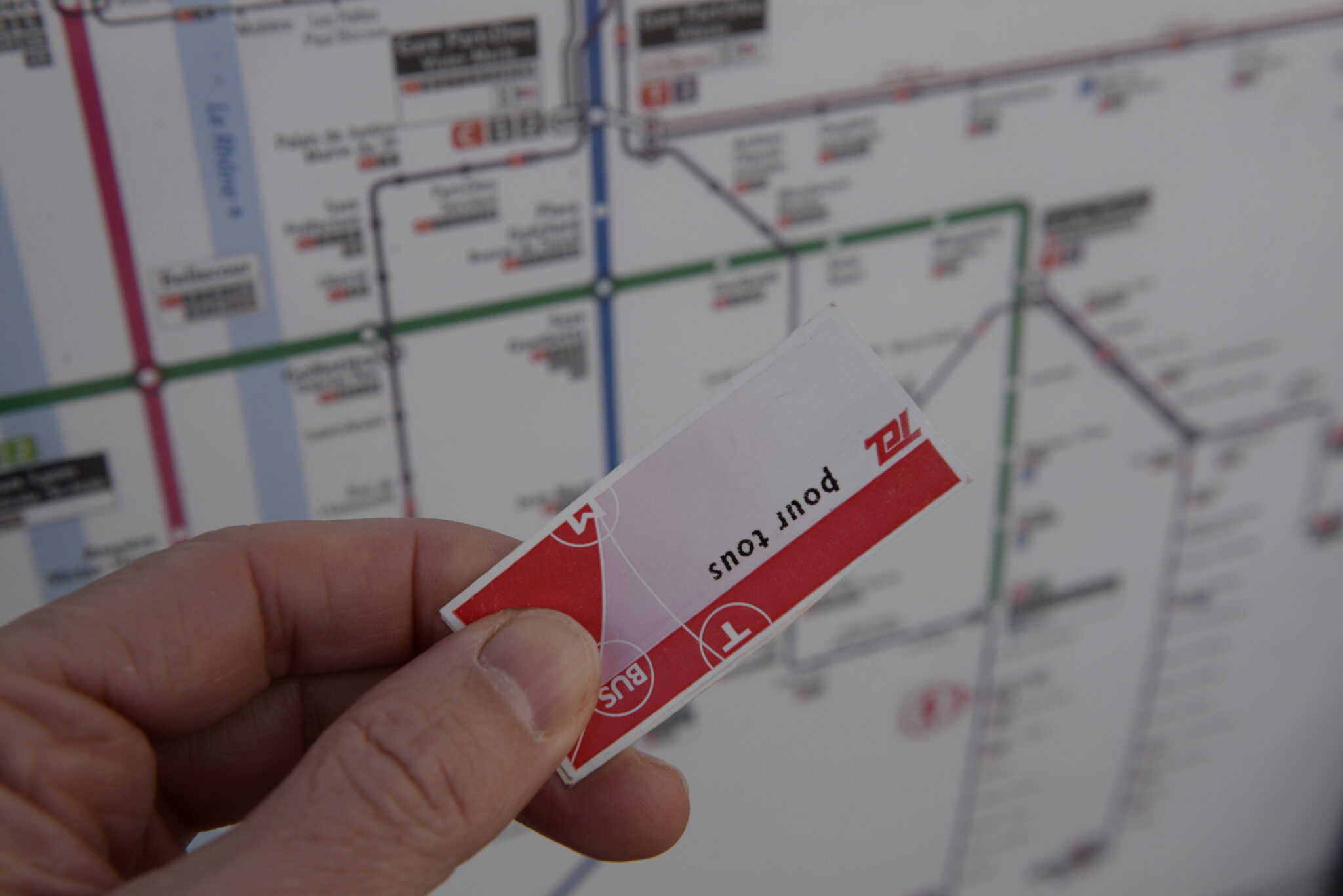 Tarifs TCL 2024 : le ticket qui masque la forêt